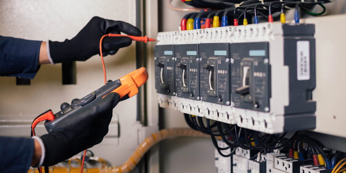 Understanding Arc Flash Hazards - ELEK Software Understanding Arc Flash Hazards - ELEK Software